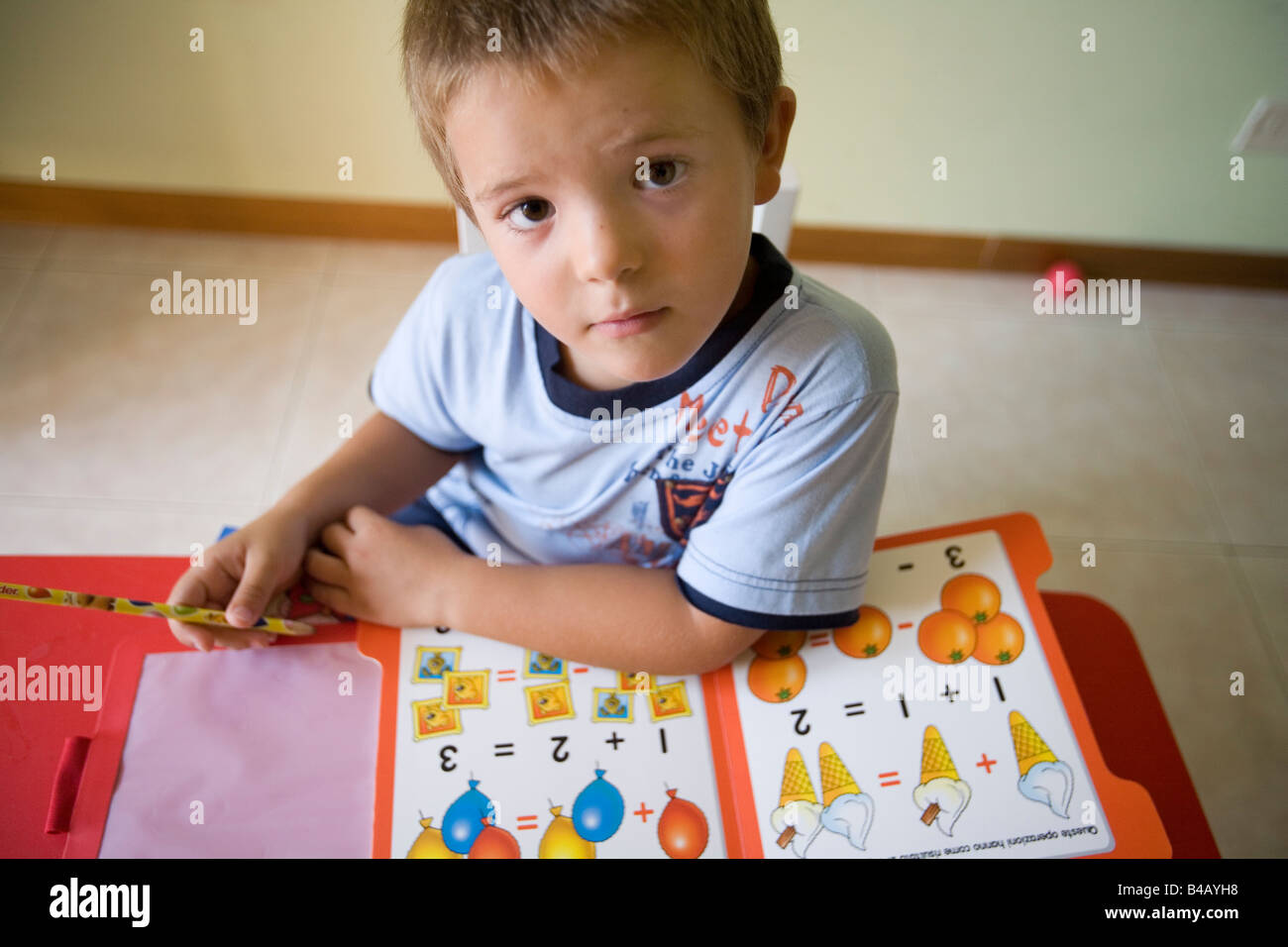 Child learning numbers hi-res stock photography and images - Alamy