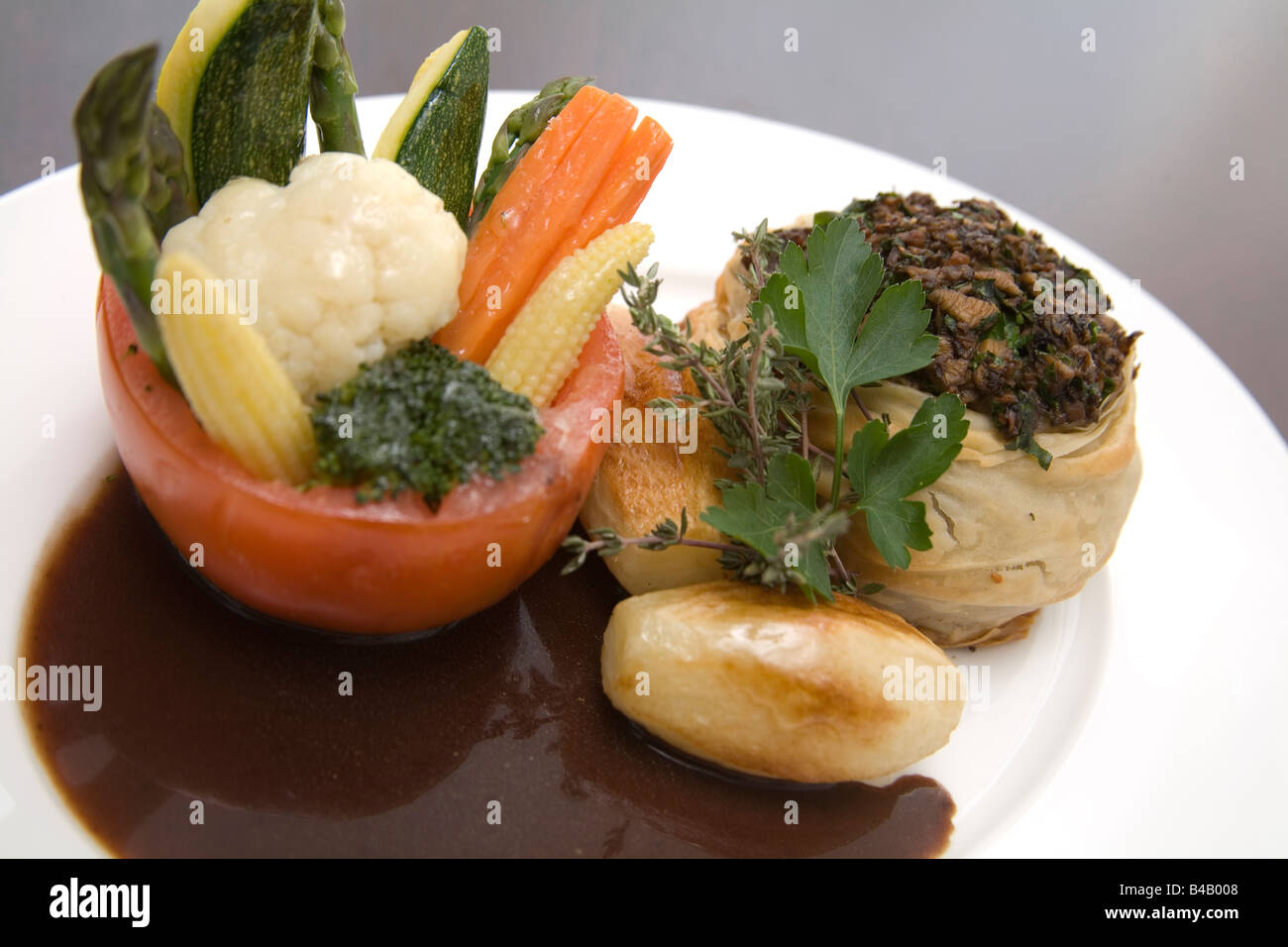 Minced beef parcel with potatoes and vegetables Stock Photo - Alamy