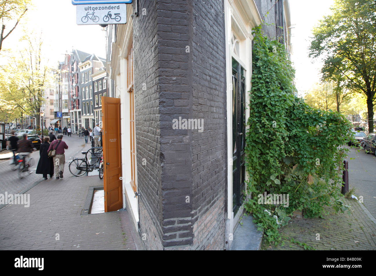 Corner of the building, canal, Amsterdam, Netherlands Stock Photo - Alamy