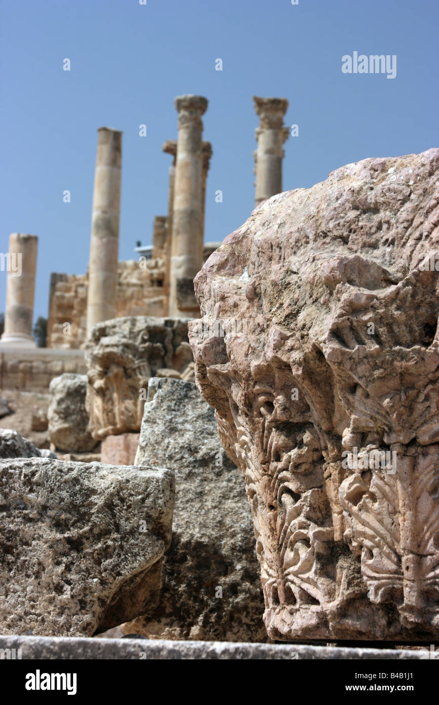 detail of a column, Jerash, Jordan Stock Photo - Alamy