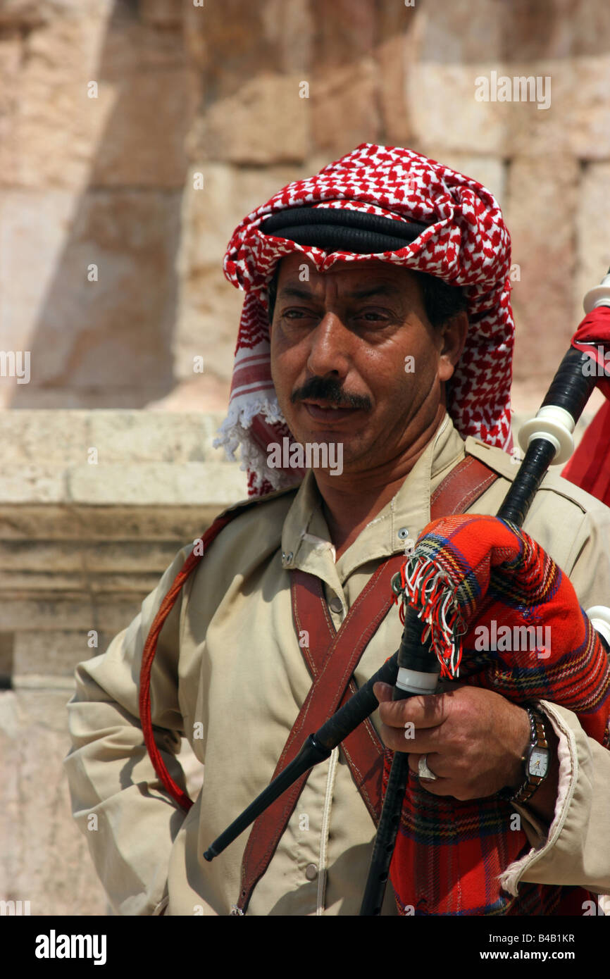 Jordan man bedouin hi-res stock photography and images - Alamy