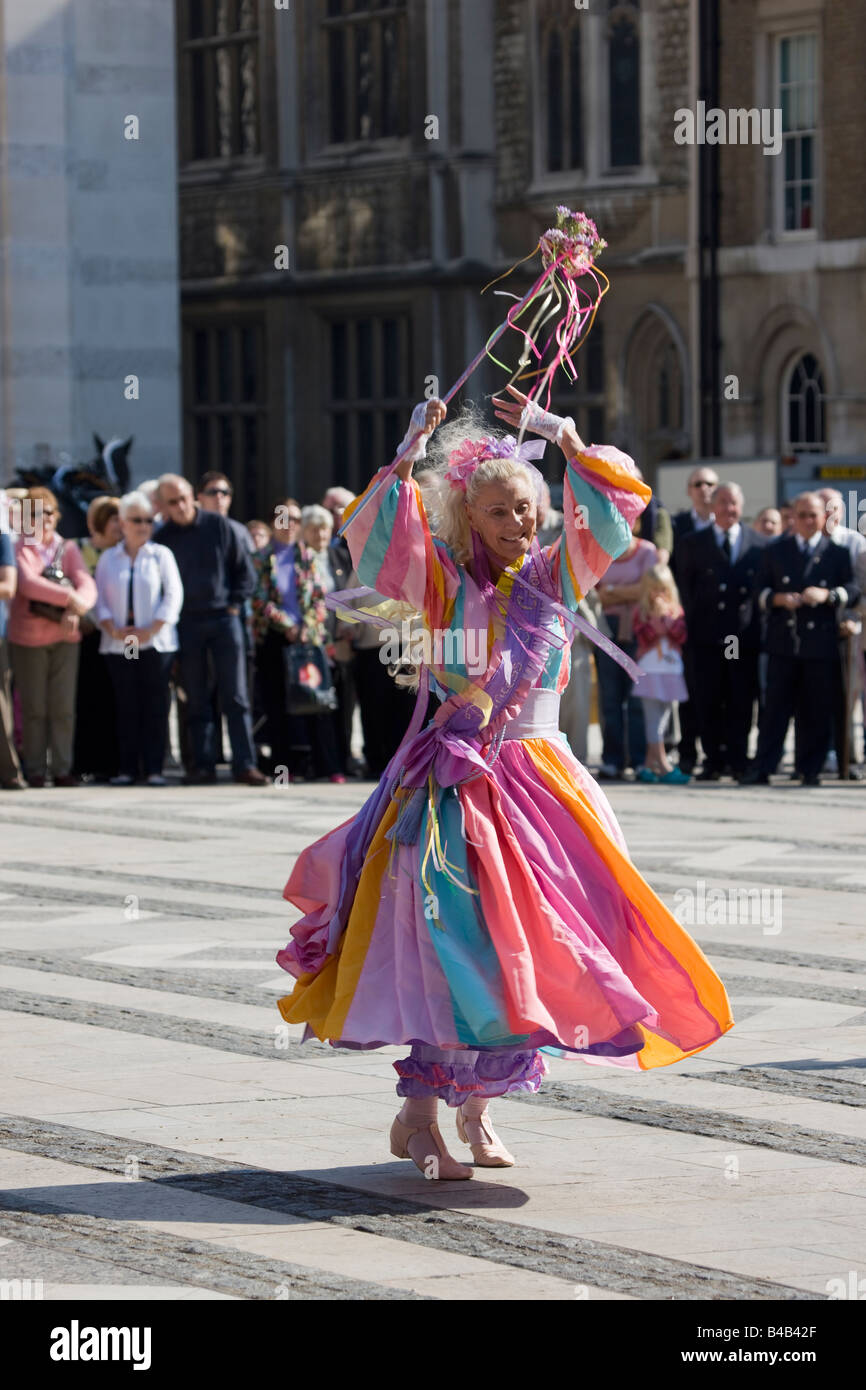 Maypole queen uk hi-res stock photography and images - Alamy