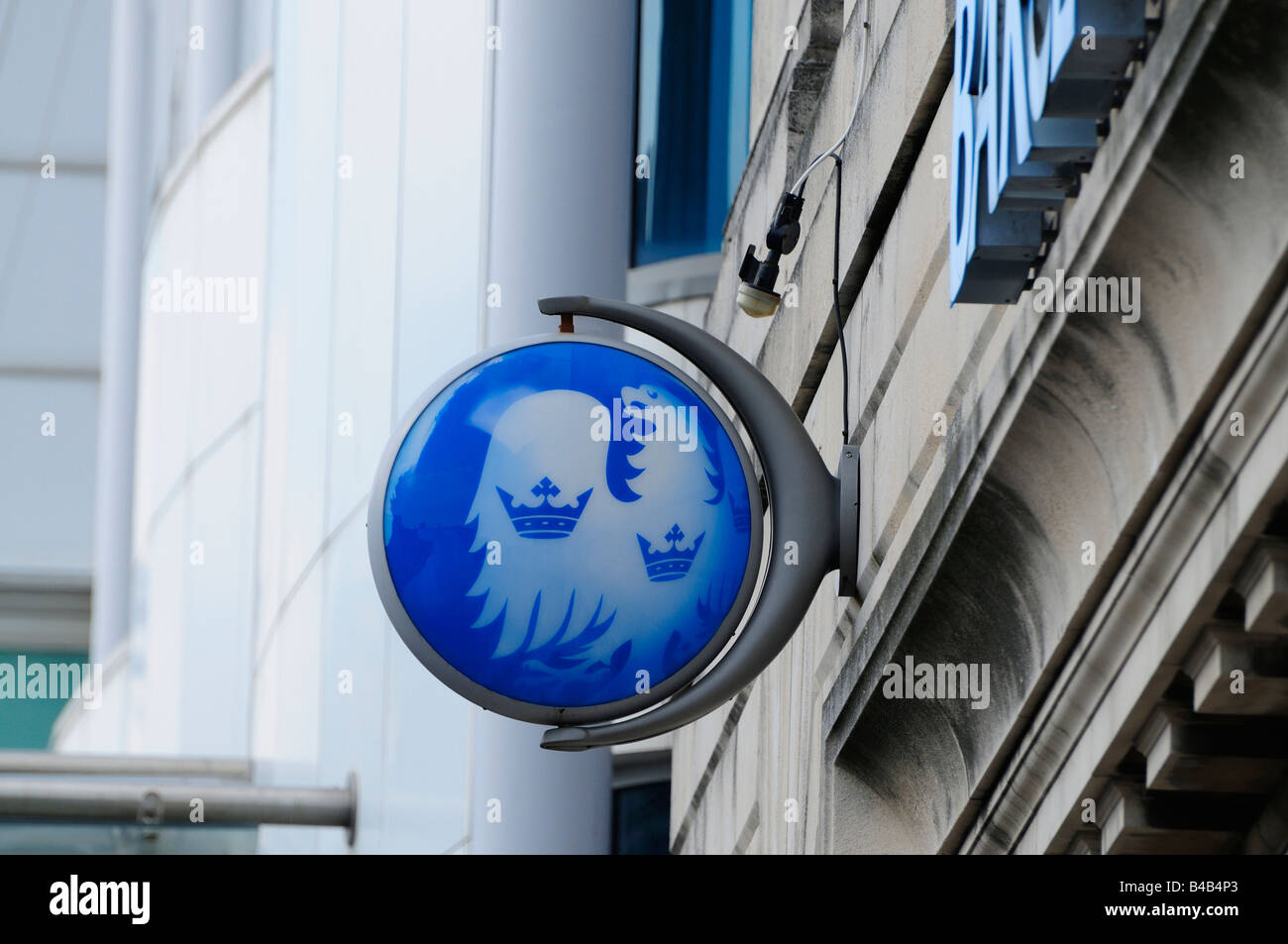 Barclays bank logo eagle hi-res stock photography and images - Alamy