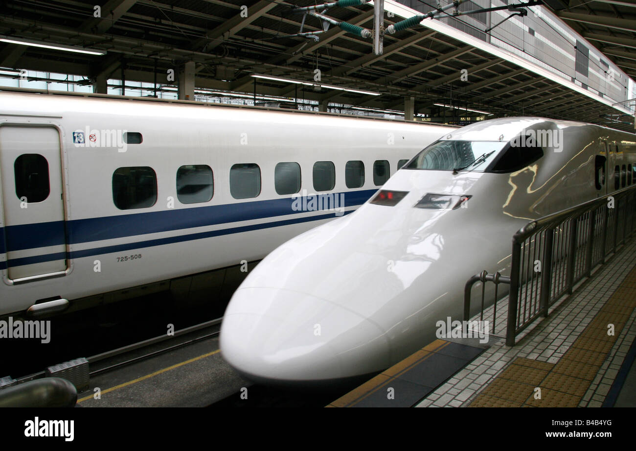 Shinkansen high speed Bullet Trains, Tokyo, Japan Stock Photo - Alamy