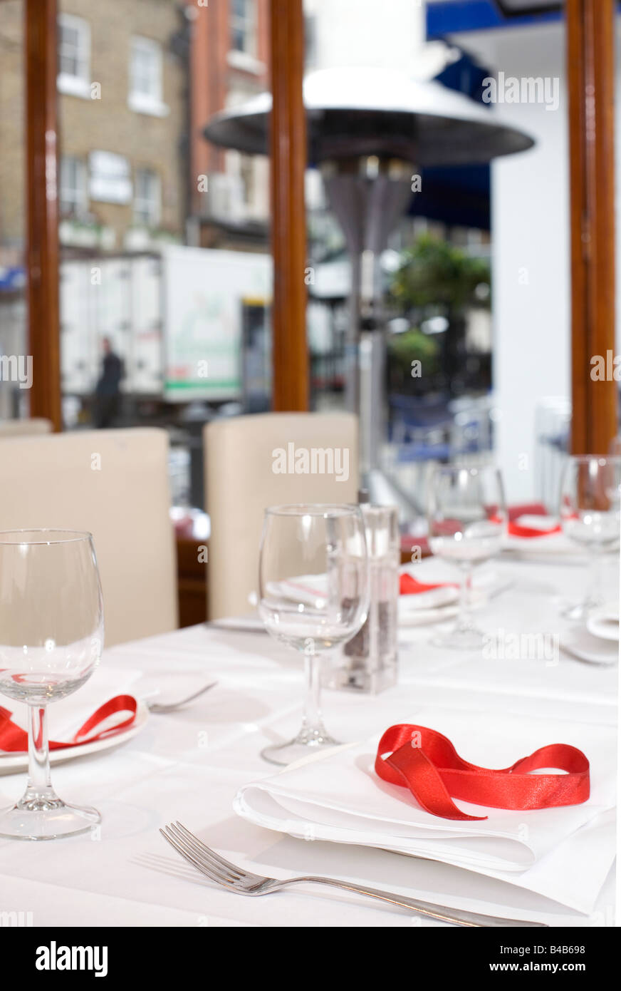 A restaurant table set up Stock Photo - Alamy