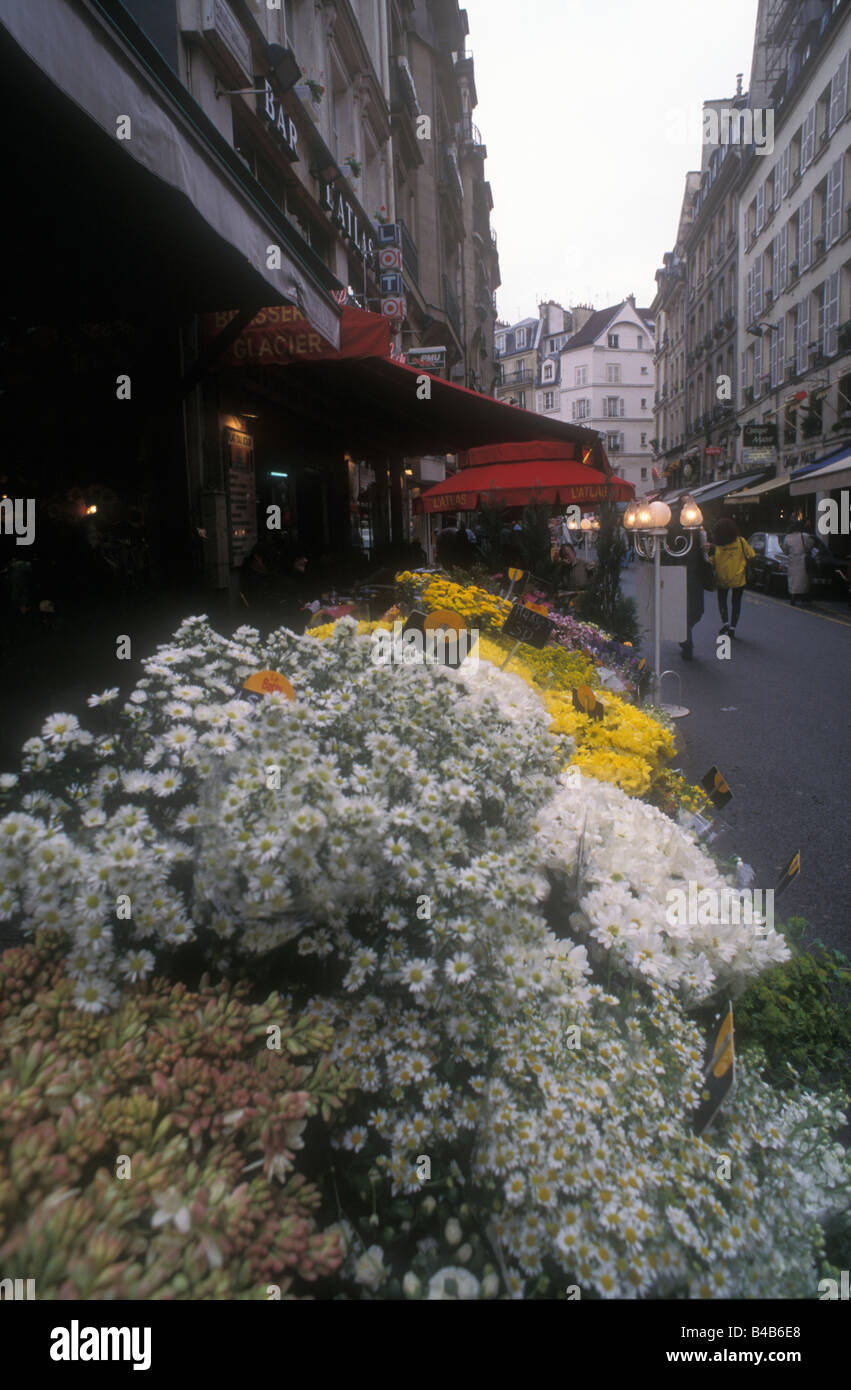flower market in paris france Stock Photo - Alamy