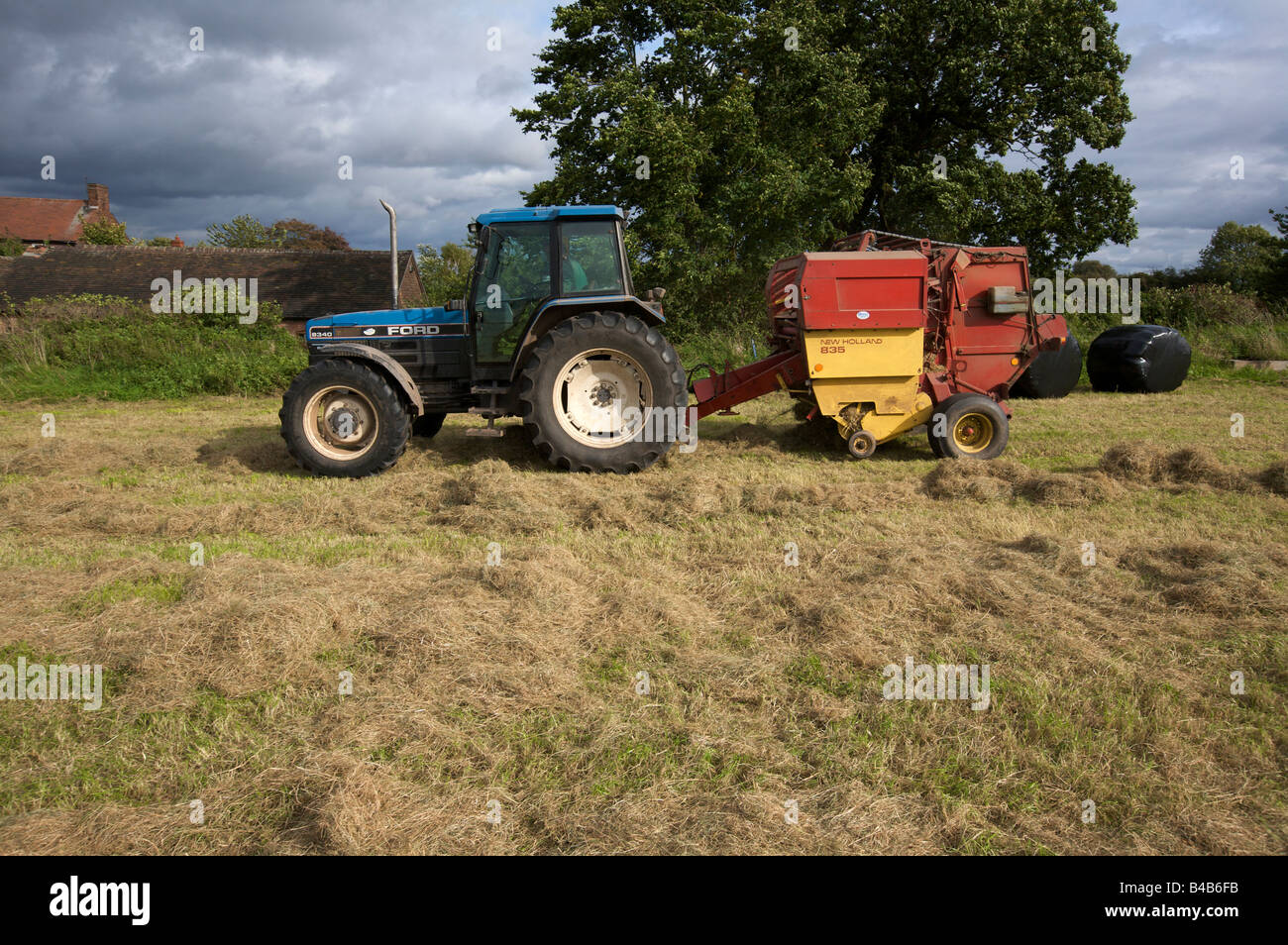 New holland ford tractor hi-res stock photography and images - Alamy