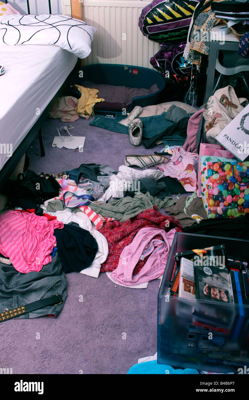 Adolescent messy room hi-res stock photography and images - Alamy