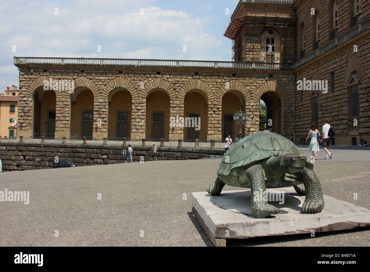 Turtle figure near Palazzo Pitti, Florence, Italy Stock Photo - Alamy