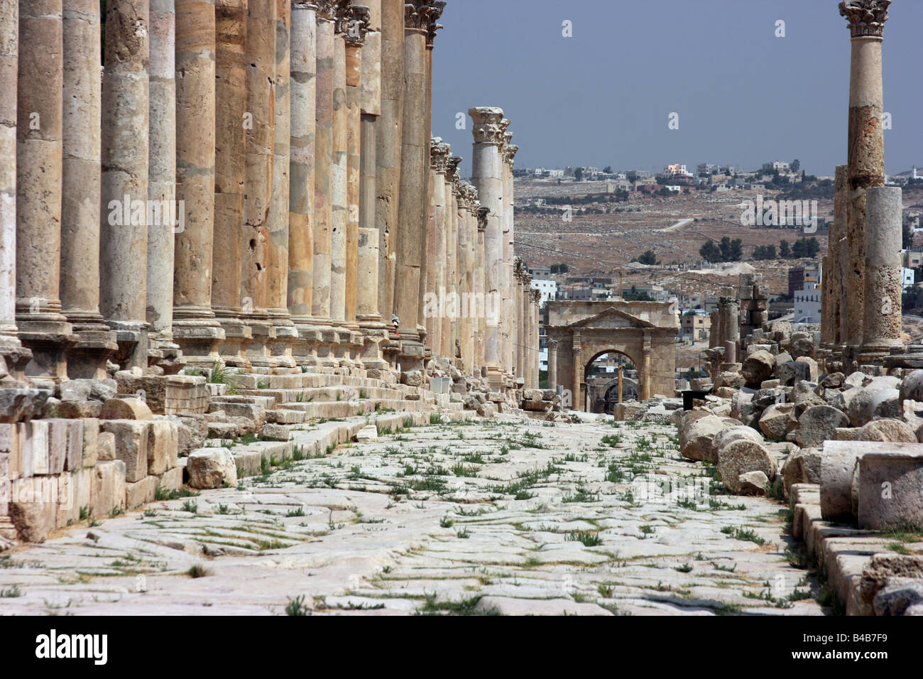 Jerash roman road hi-res stock photography and images - Alamy