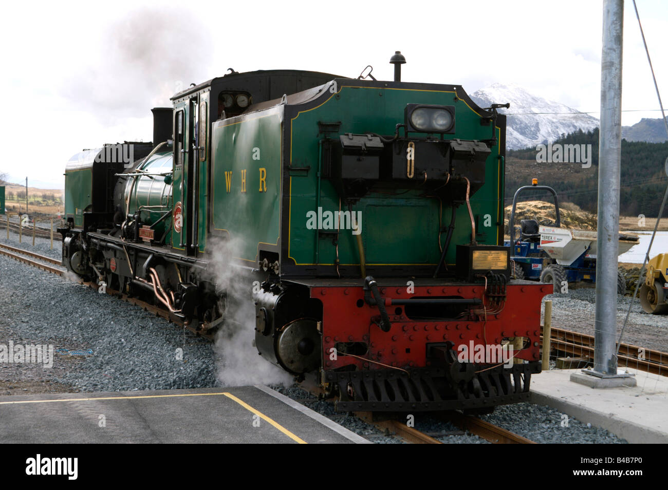 Welsh highland railway engine caernarfon hi-res stock photography and ...