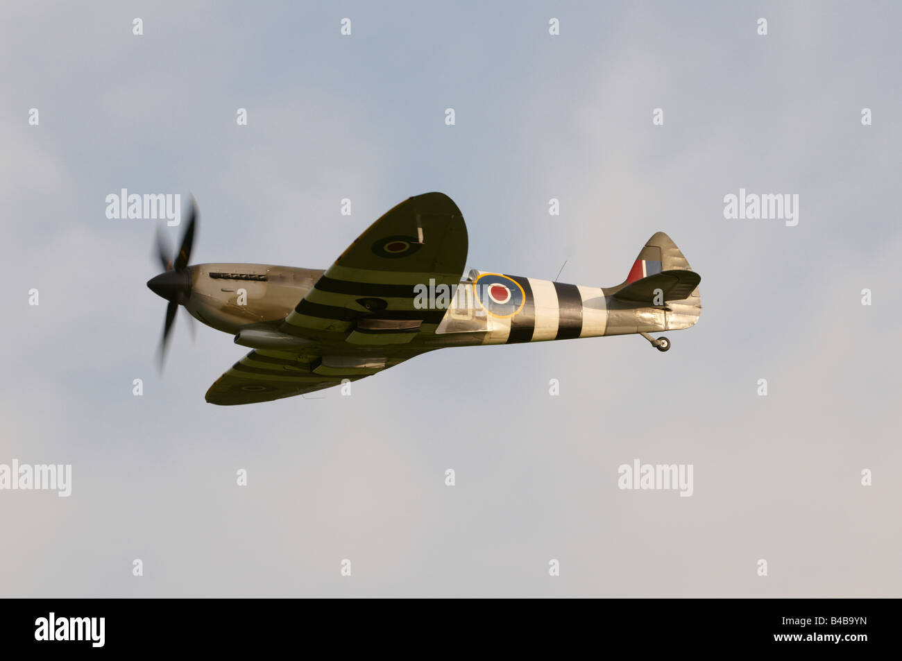 Supermarine spitfire mk 9 hi-res stock photography and images - Alamy