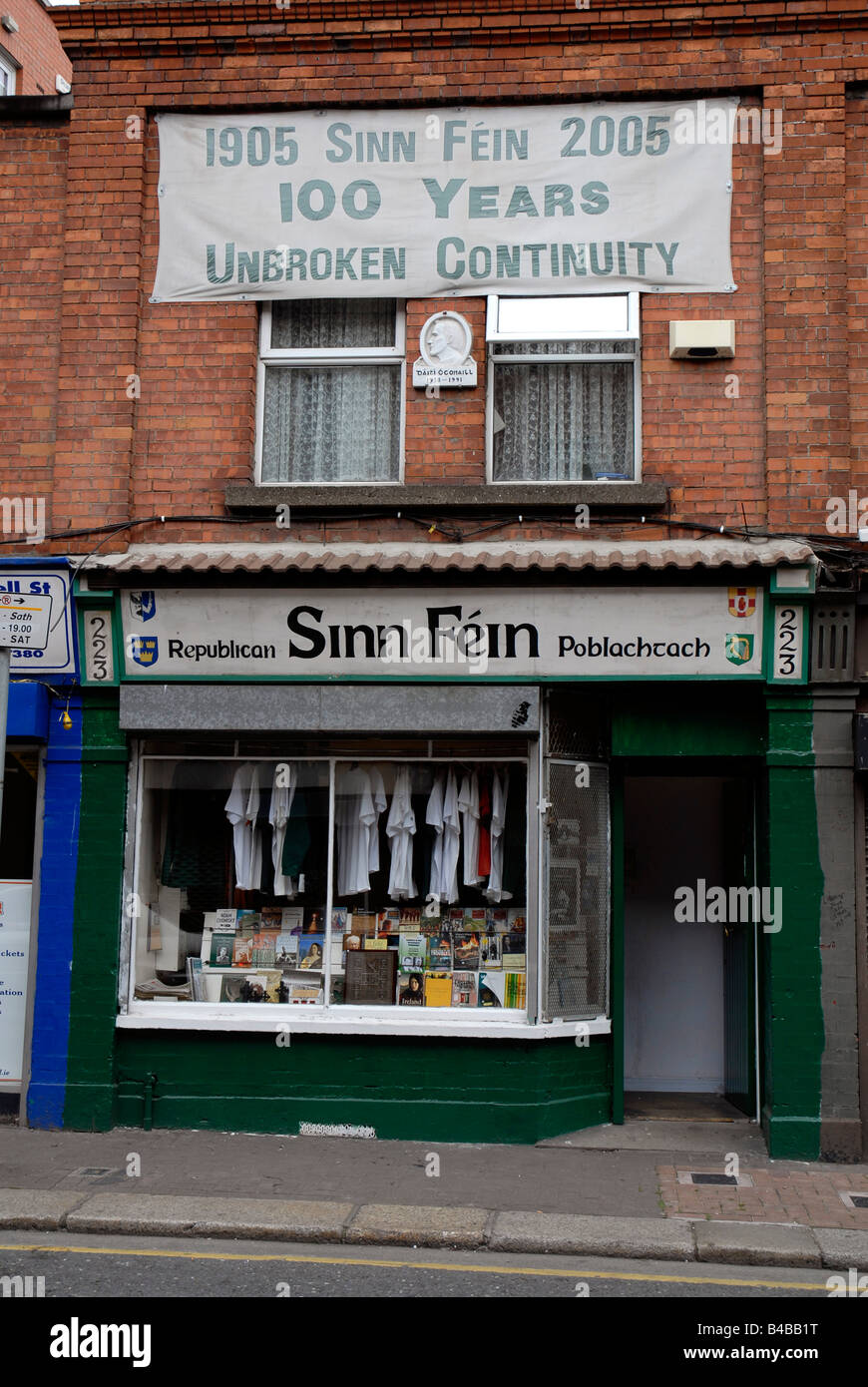 Sinn fein office hi-res stock photography and images - Alamy
