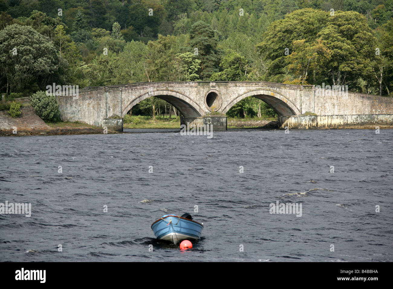Town of Inveraray, Scotland. The A43 Inveraray double arched bridge by ...