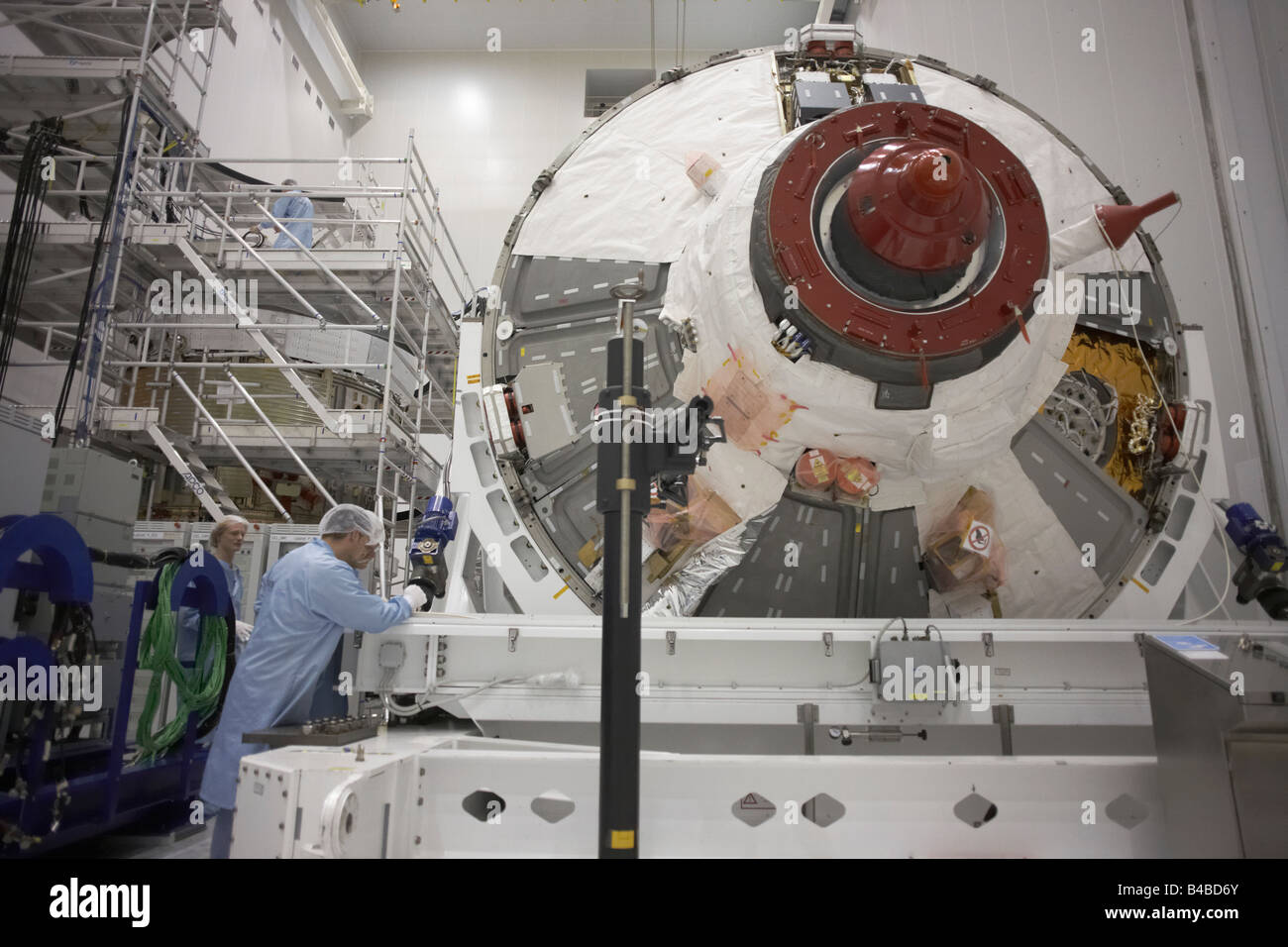 French technicians construct European Space Agency's Automated Transfer ...