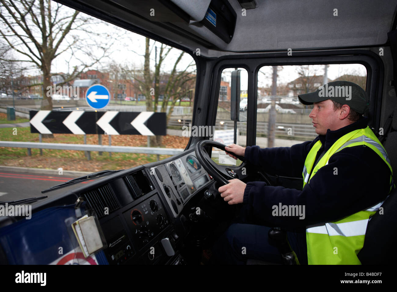 Delivery driver in cab High Resolution Stock Photography and Images - Alamy
