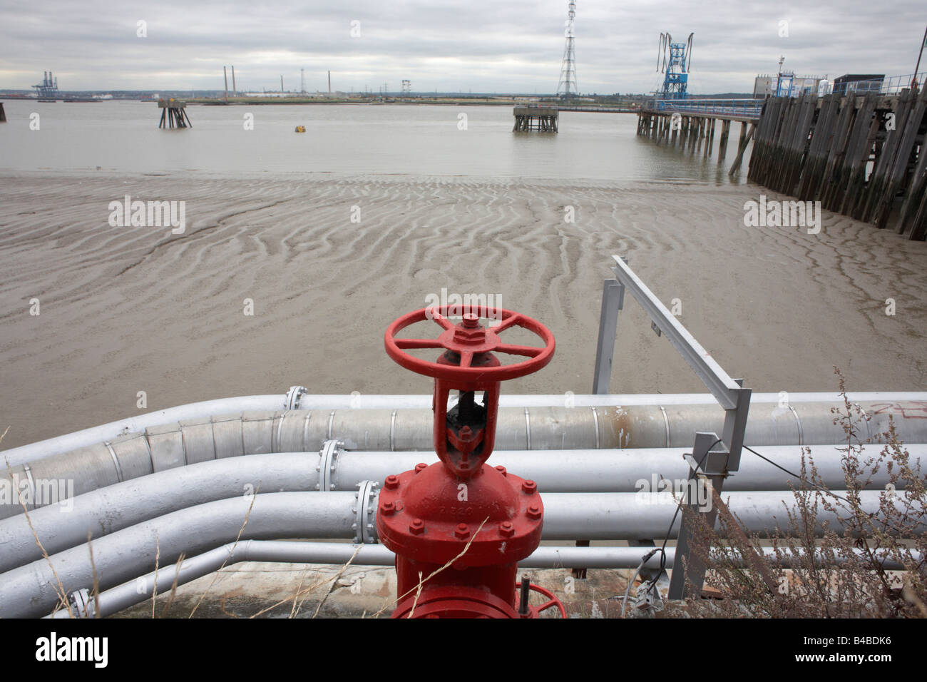 Gate valve hi-res stock photography and images - Alamy
