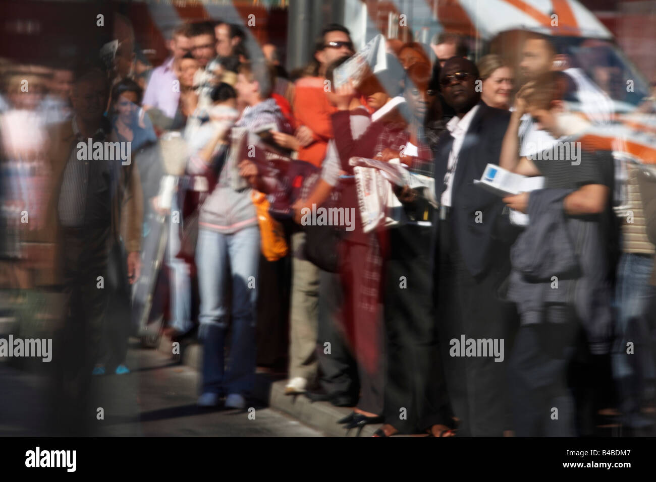 Queue england polite hi-res stock photography and images - Alamy