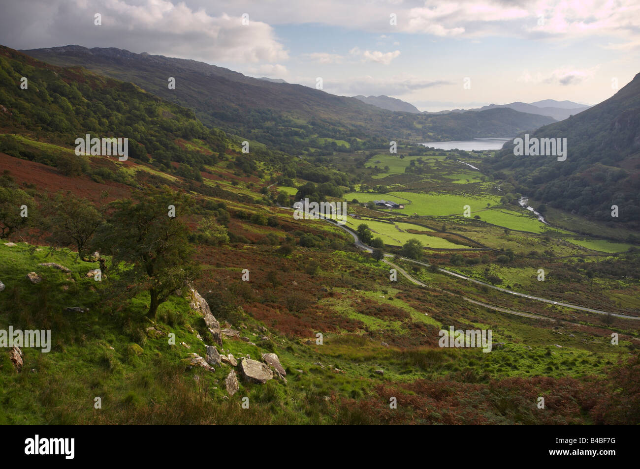 Looking down valley hi-res stock photography and images - Alamy
