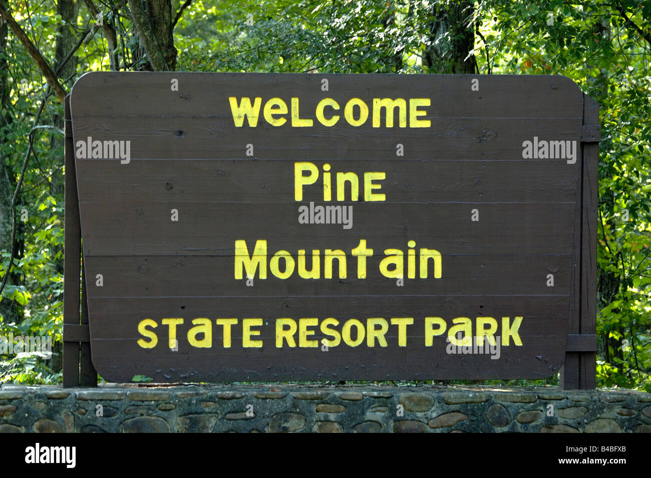 Welcome sign for Pine Mountain State Resort Park Stock Photo - Alamy