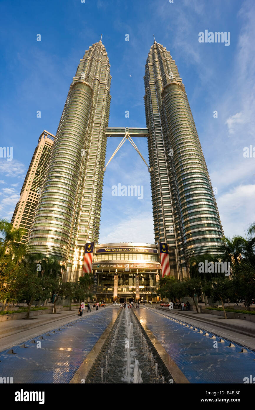Asia, Malaysia, Selangor State, Kuala Lumpur, Petronas Towers, 88 ...