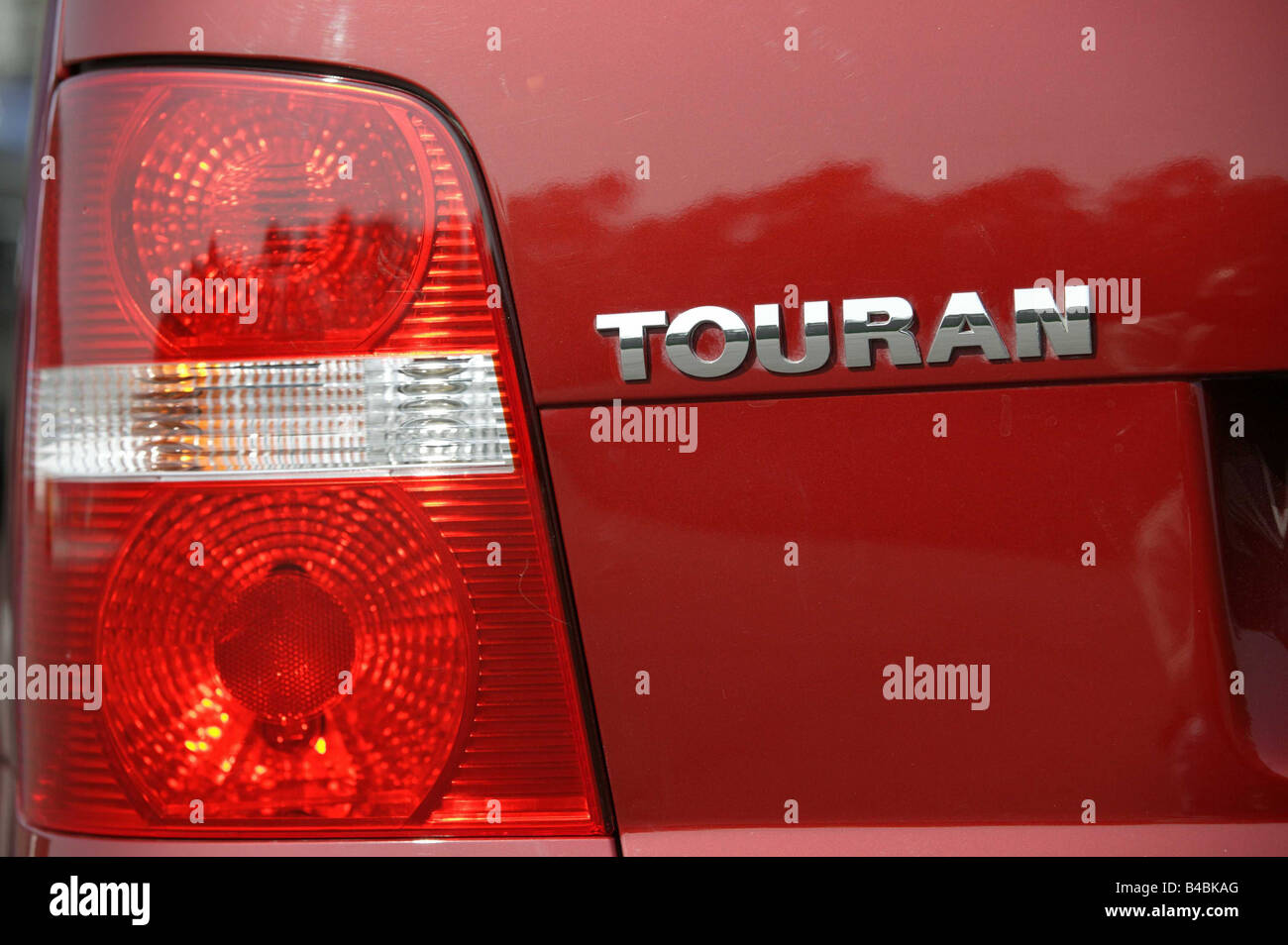 Car, VW Volkswagen Touran, Van, model year 2003-, red, Detailed view ...