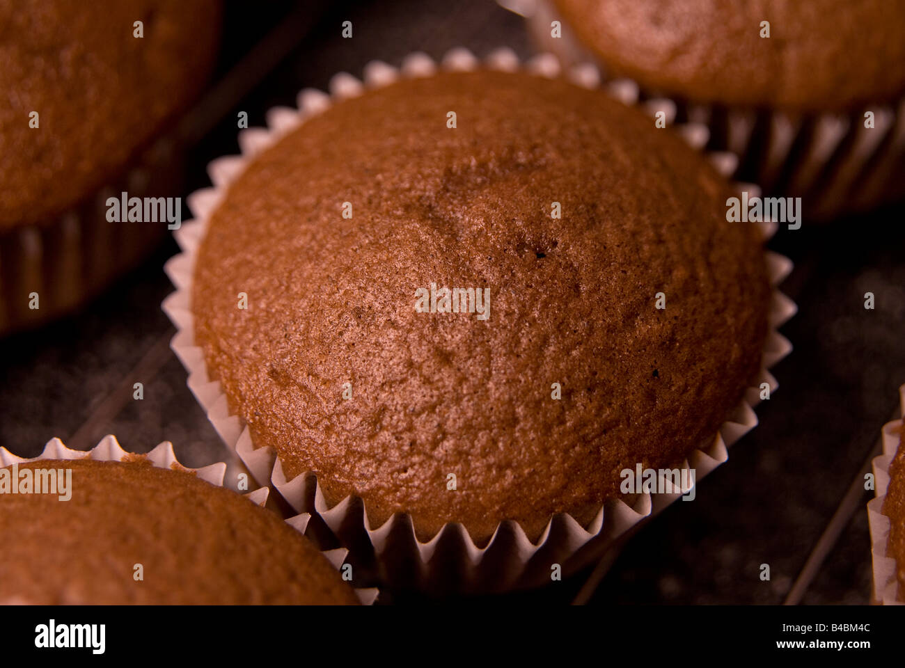 Cooling cupcakes hi-res stock photography and images - Alamy