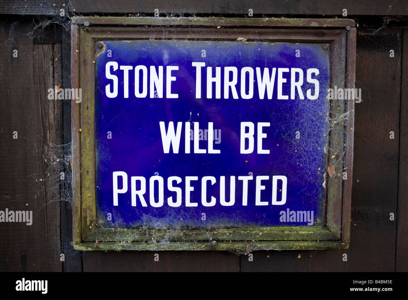 Throwers hi-res stock photography and images - Alamy