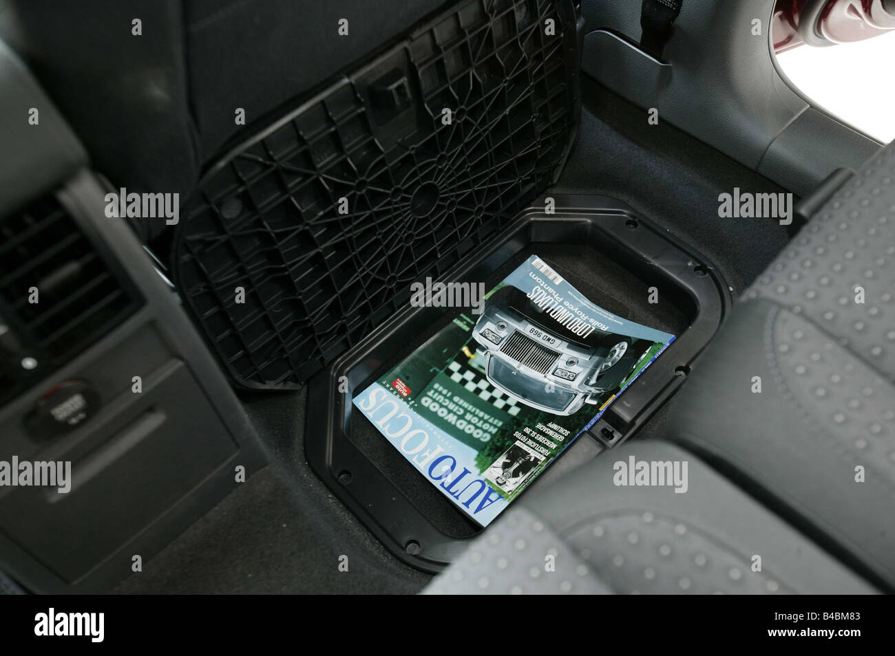 Car vw volkswagen touran van hi-res stock photography and images - Alamy