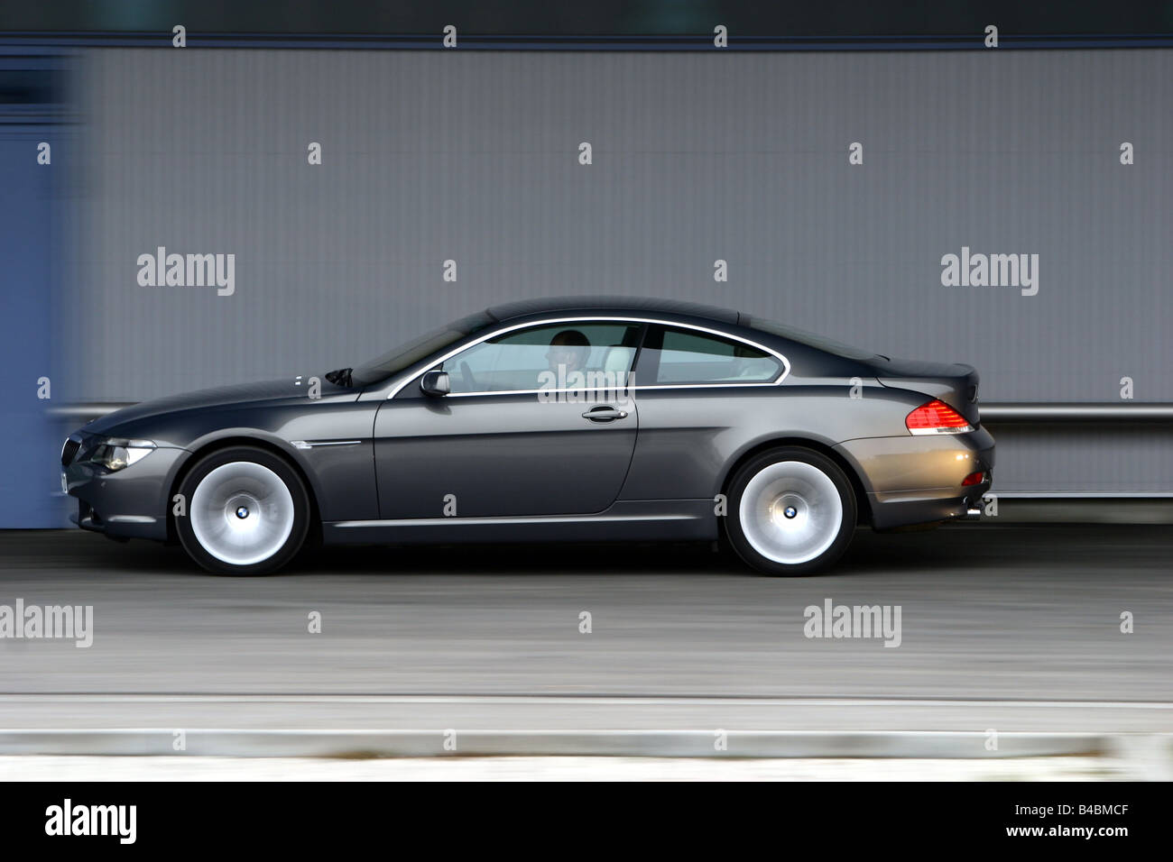 Car, BMW 645 Ci, roadster, coupe/Coupe, model year 2003-, anthracite ...