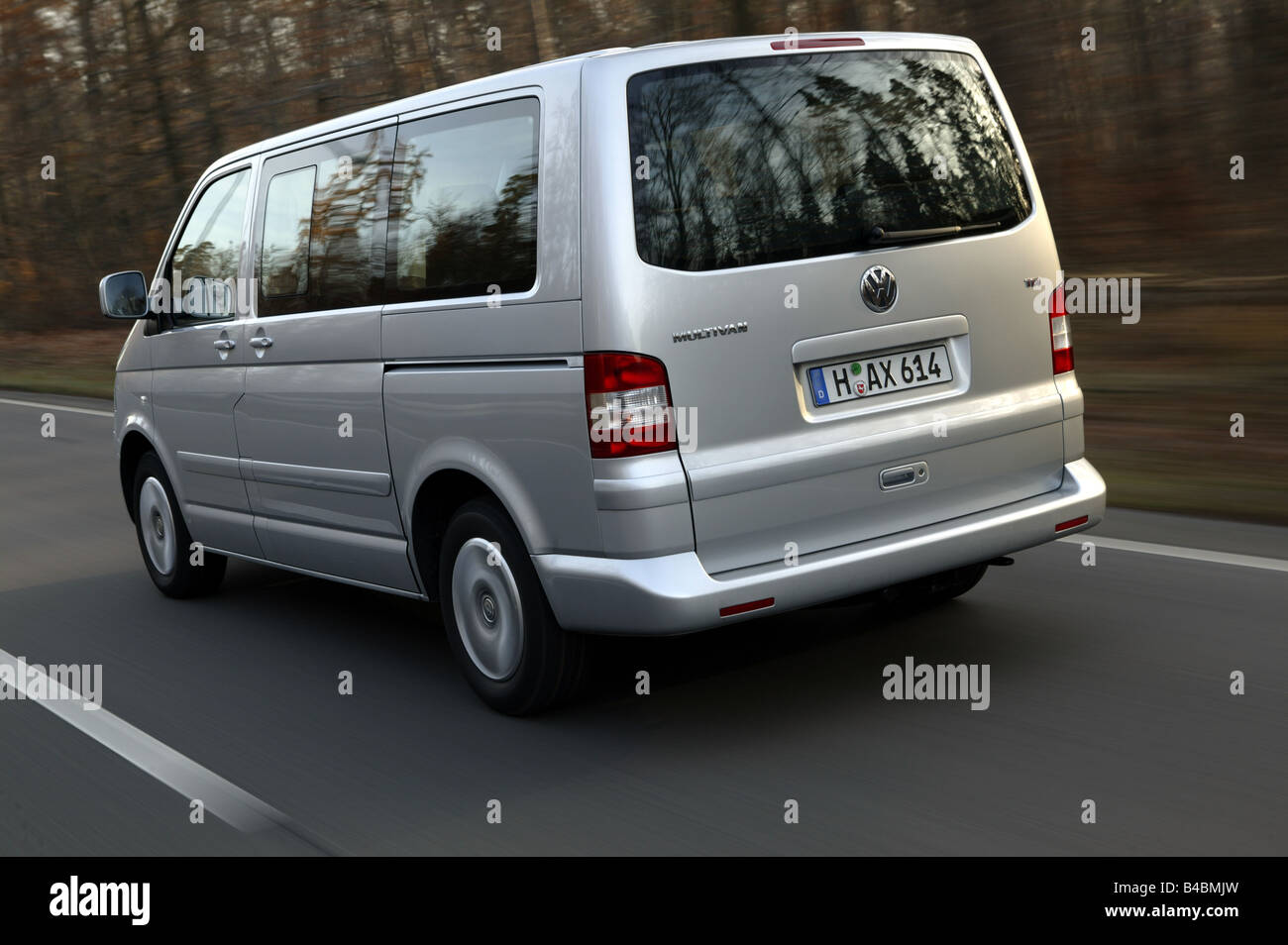 Car, VW Volkswagen Multivan 2.5 TDI, Van, model year 2003-, silver ...