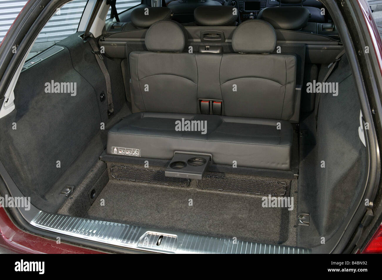 Car, Mercedes E270 CDI T, T model, E class, upper middle-sized ...