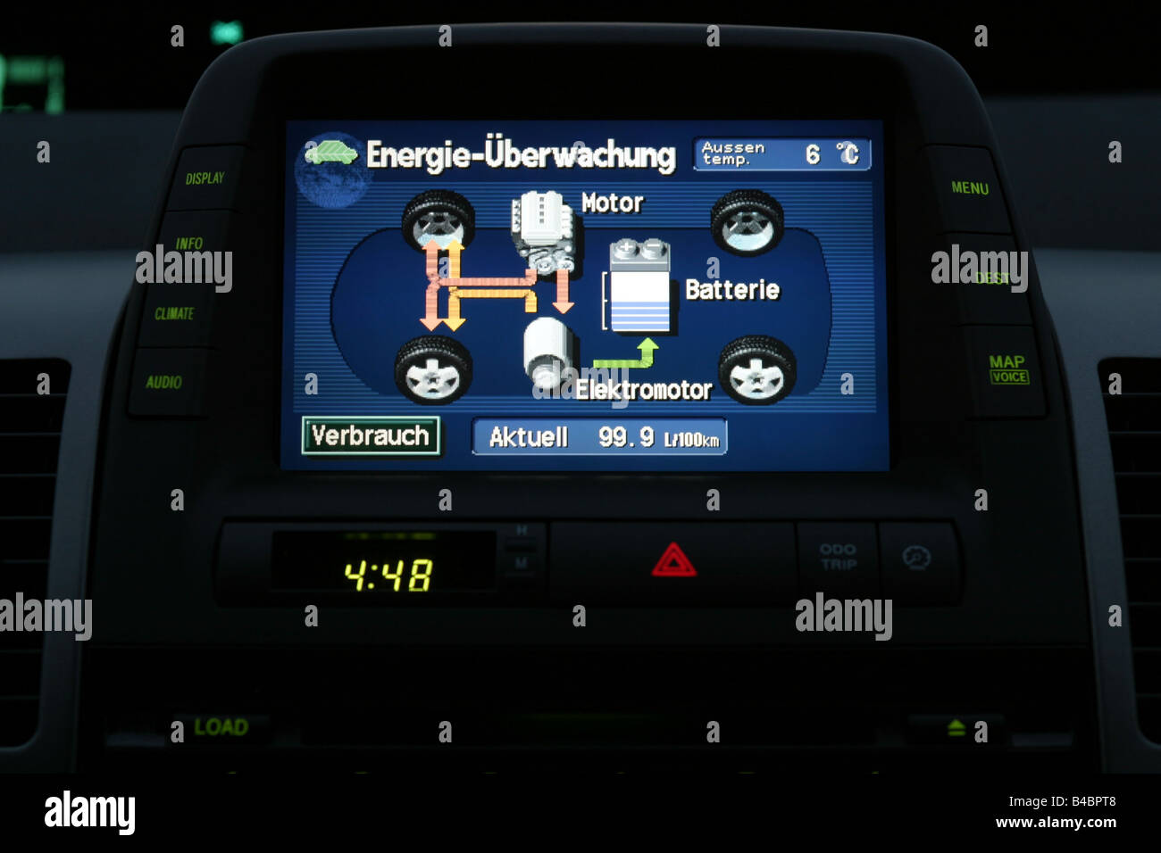 Car, Toyota Prius, Limousine, Lower middle-sized class, model year 2000 ...