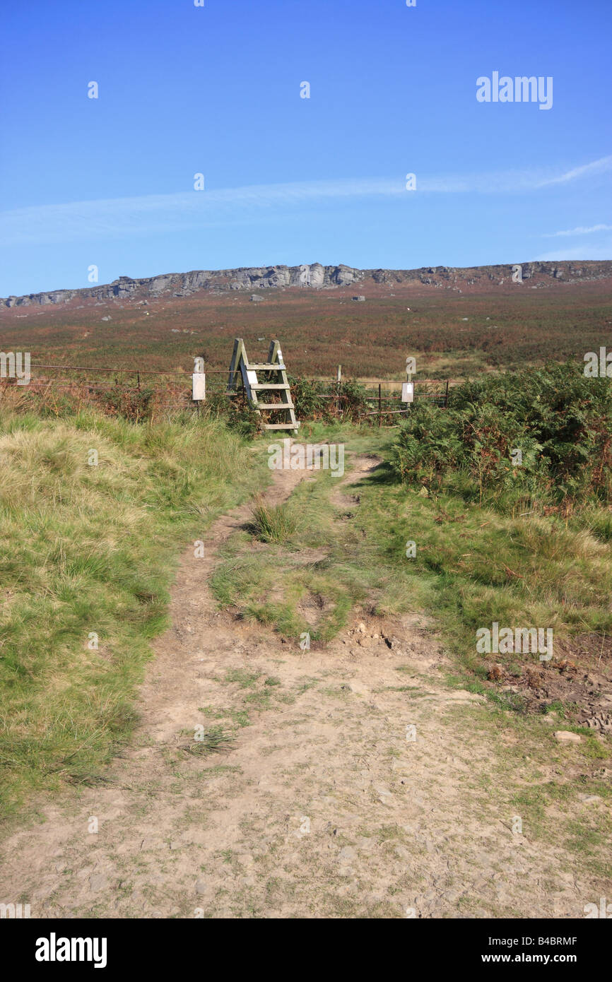 Footpath and Style with Stanage Edge in the distance Stock Photo - Alamy