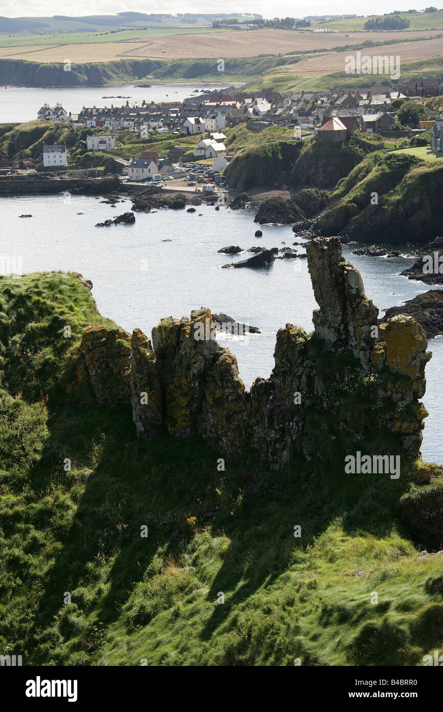Village of St Abbs, Scotland. The scenic fishing village of St Abbs on ...