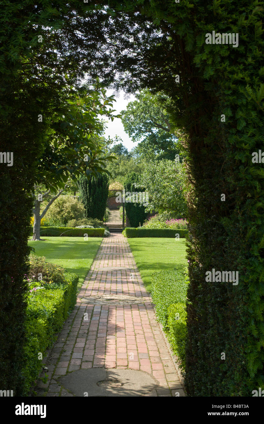 A garden walkway at a country house Stock Photo - Alamy