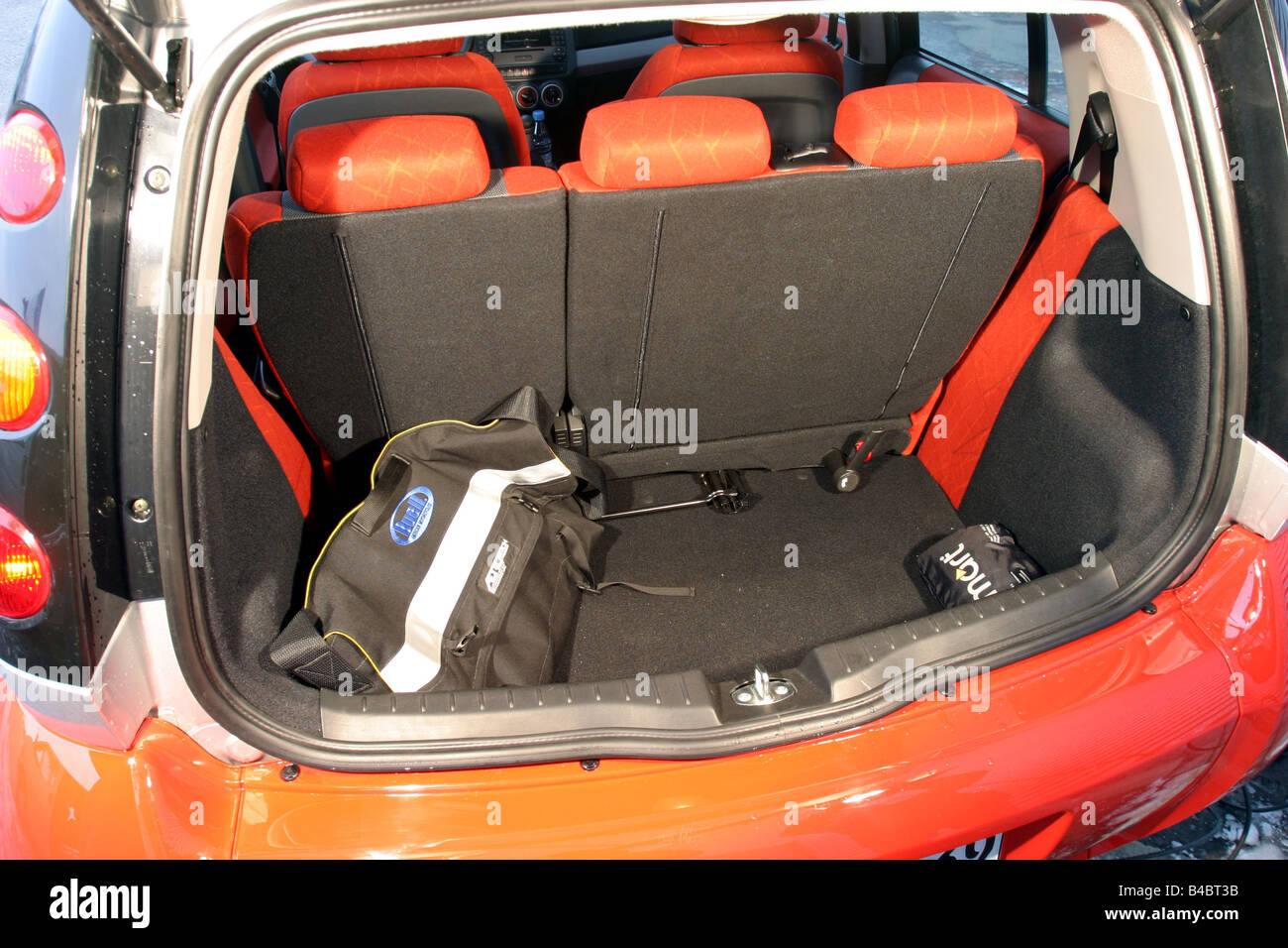 Car, Smart Forfour 1.5 Pulse, Miniapprox.s, model year 2004-, Limousine ...