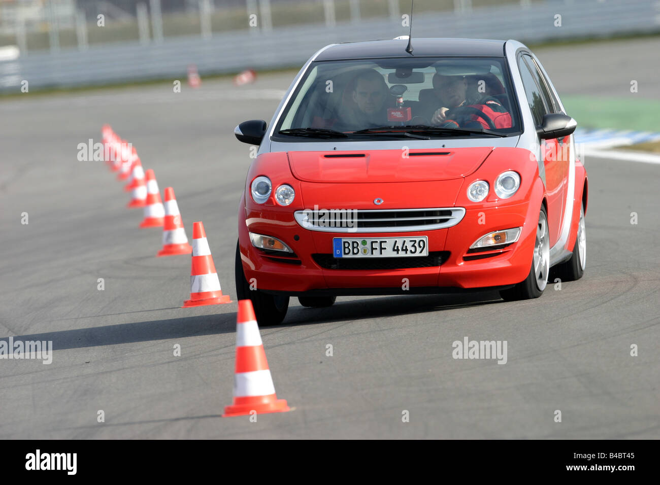 Red smart forfour hi-res stock photography and images - Alamy