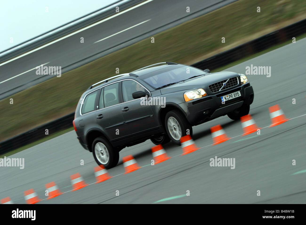 Car, Volvo XC 90, black, cross country vehicle, model year 2002-, ESP ...