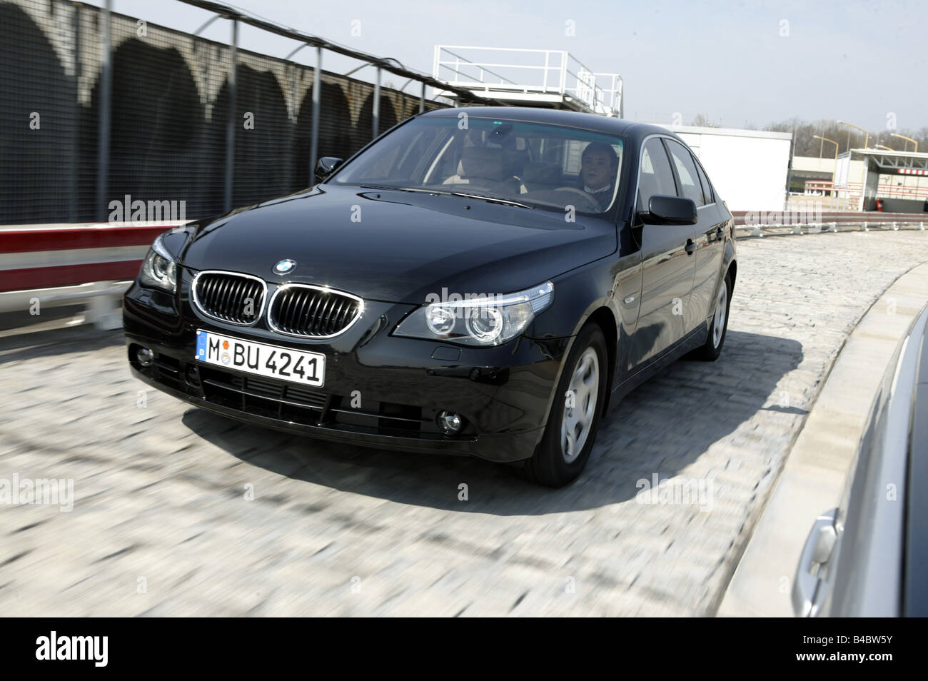 Car, BMW 530 d automatic, Limousine, upper middle-sized , model year ...