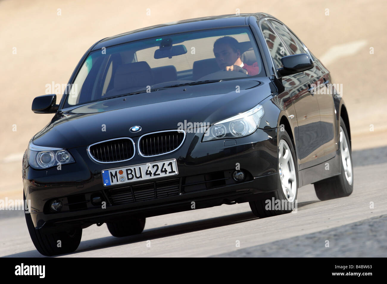 Car, BMW 530 d automatic, Limousine, upper middle-sized , model year ...