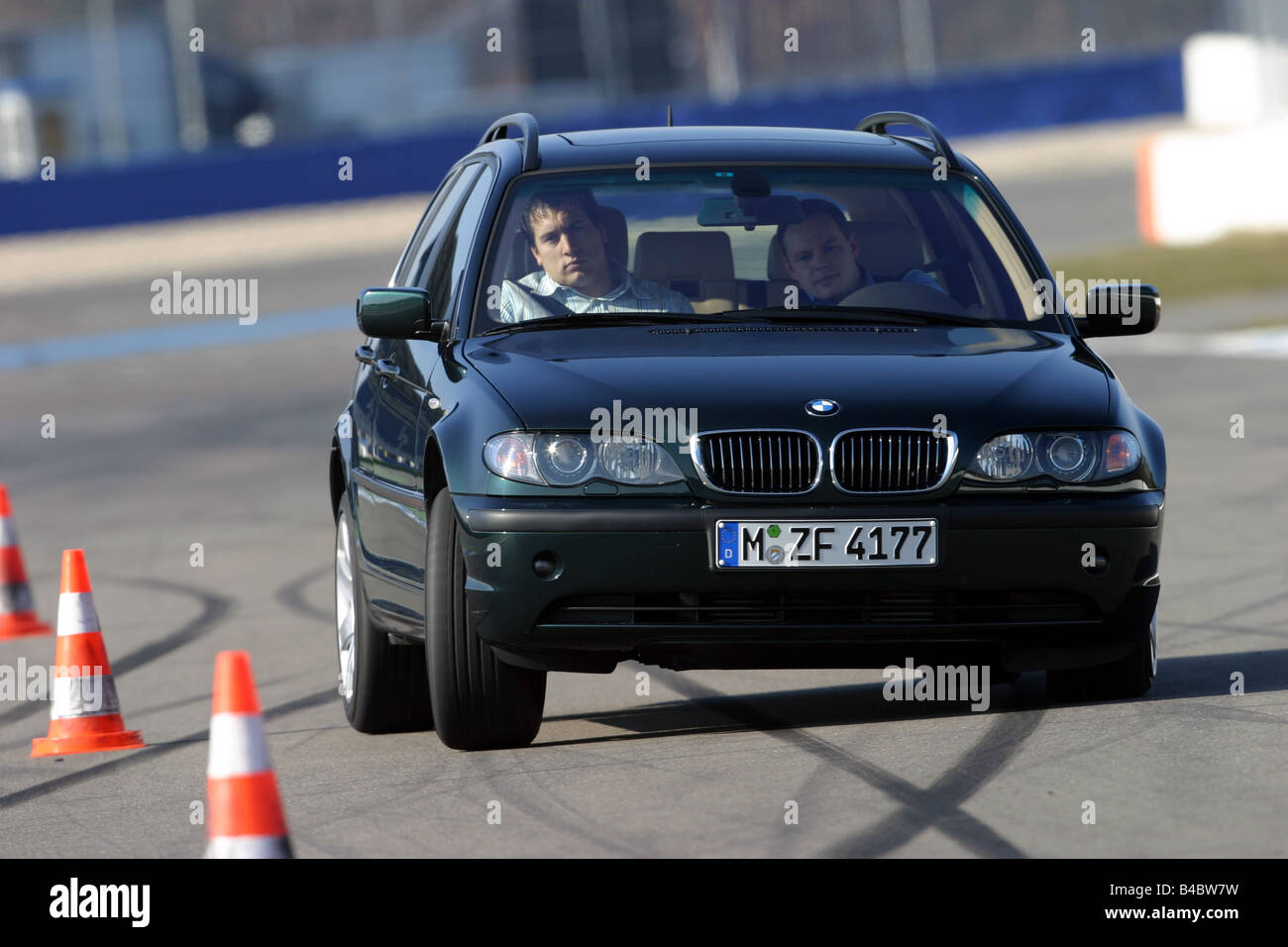 Car, BMW 330XD Touring, Compact, hatchback, medium class, model year ...