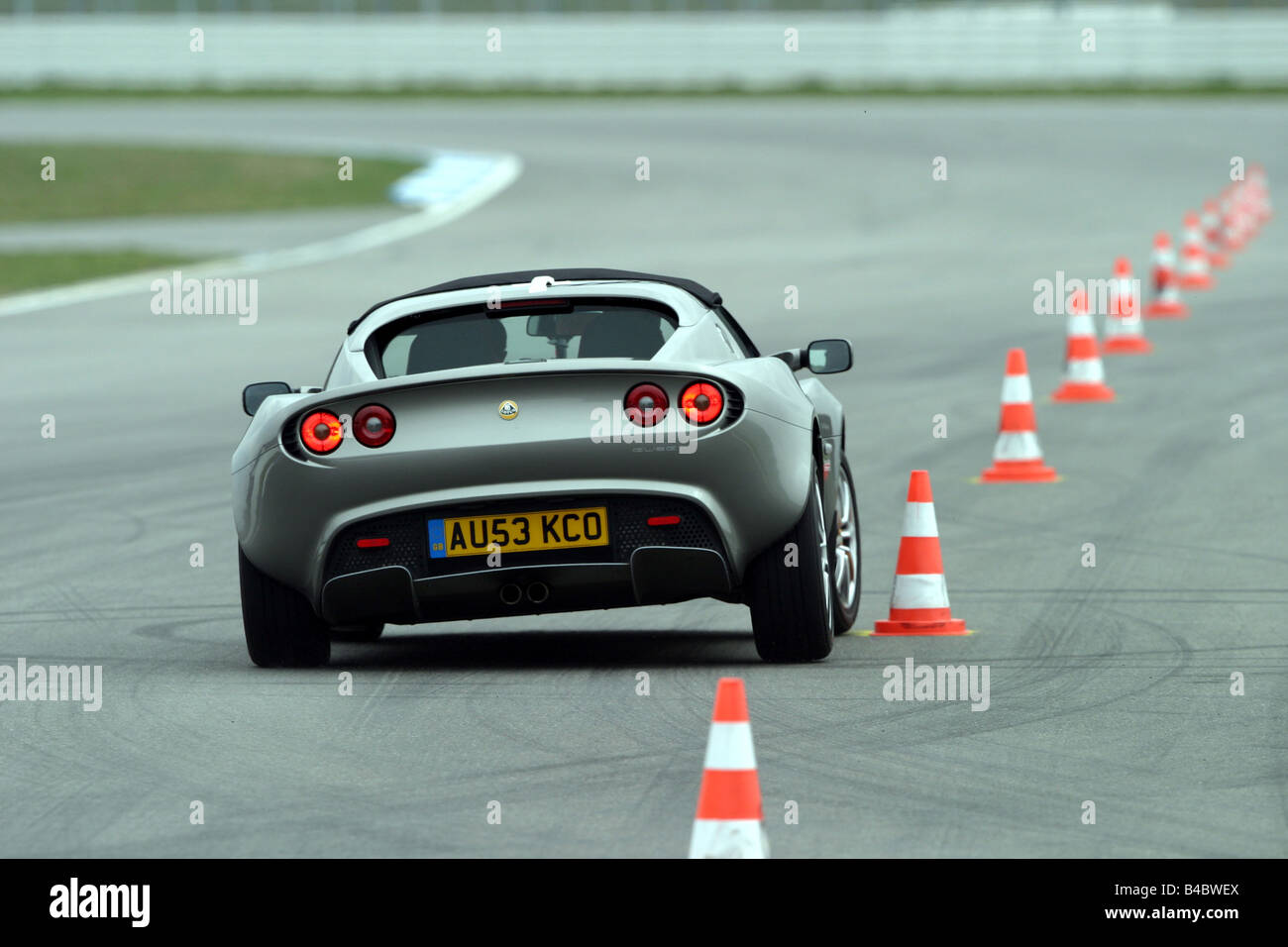 Car, Lotus Elise 111 R, Convertible, model year 2004, closed top ...