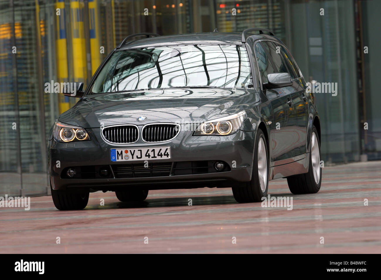Bmw 545i touring hi-res stock photography and images - Alamy