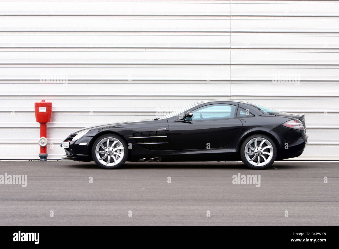 Car, Mercedes SLR McLaren, coupe/Coupe, roadster, model year 2003 ...