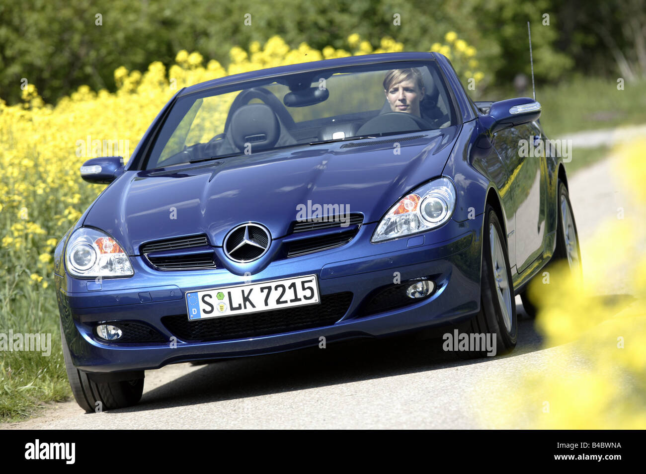 Car, Mercedes SLK 200 compressor, Convertible, model year 2004-, blue ...