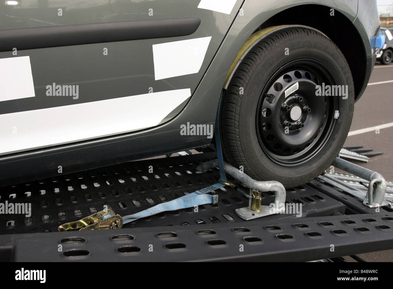 Car, loading, Loading new vehicle (VW Volkswagen Volkswagen Golf V) on ...