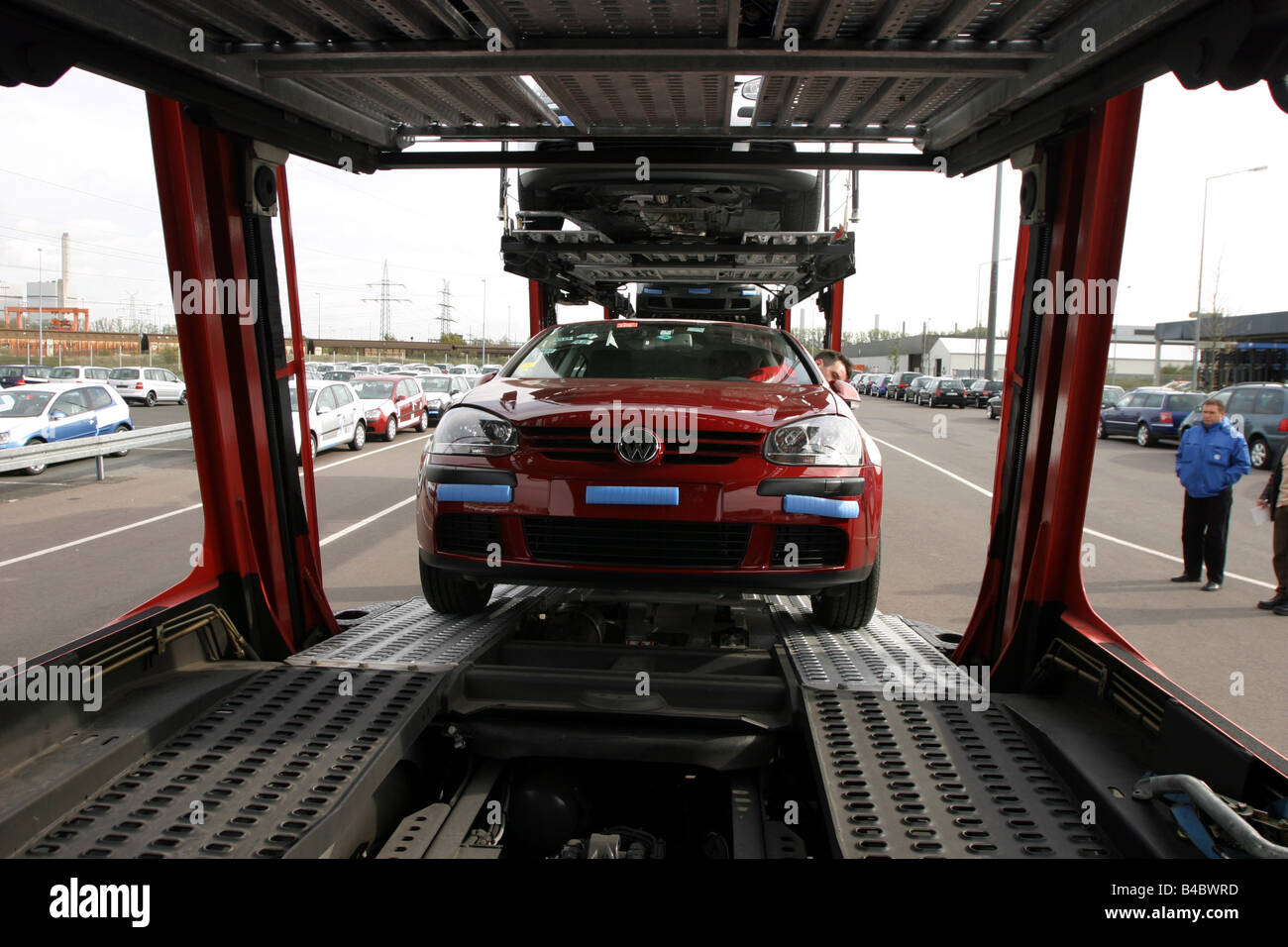 Car, loading, Loading new vehicle (VW Volkswagen Volkswagen Golf V) on ...