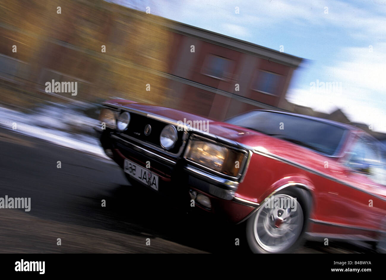 Car, Ford Granada 2.8i Ghia S, Limousine, model year 1972-1977, ruby ...