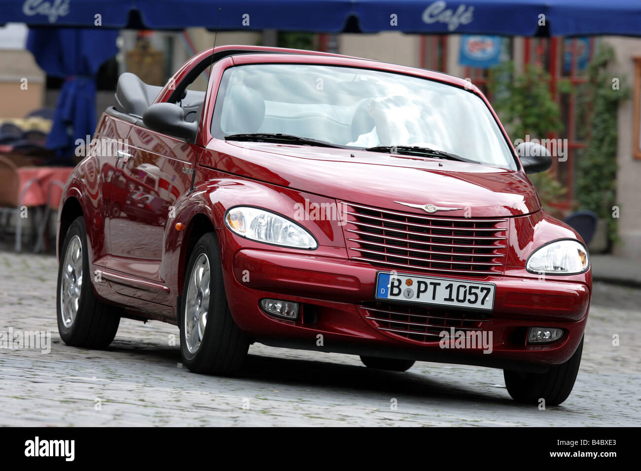 Car chrysler pt cruiser convertible hi-res stock photography and images ...